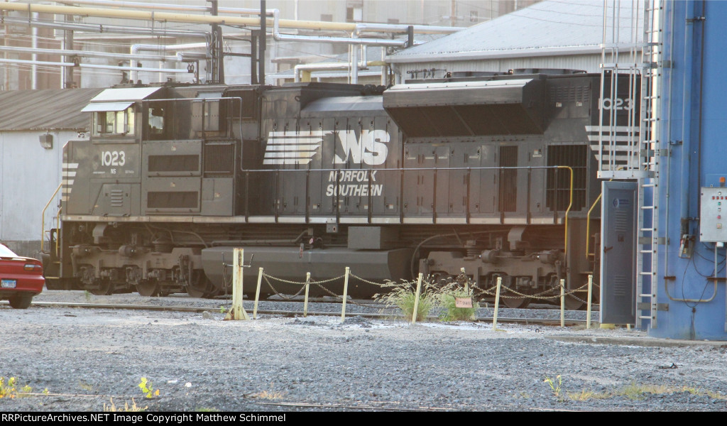 NS 1023